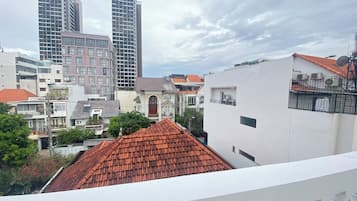 Apartamento, 1 quarto, varanda | Minibar, Wi-fi grátis, roupa de cama fornecida