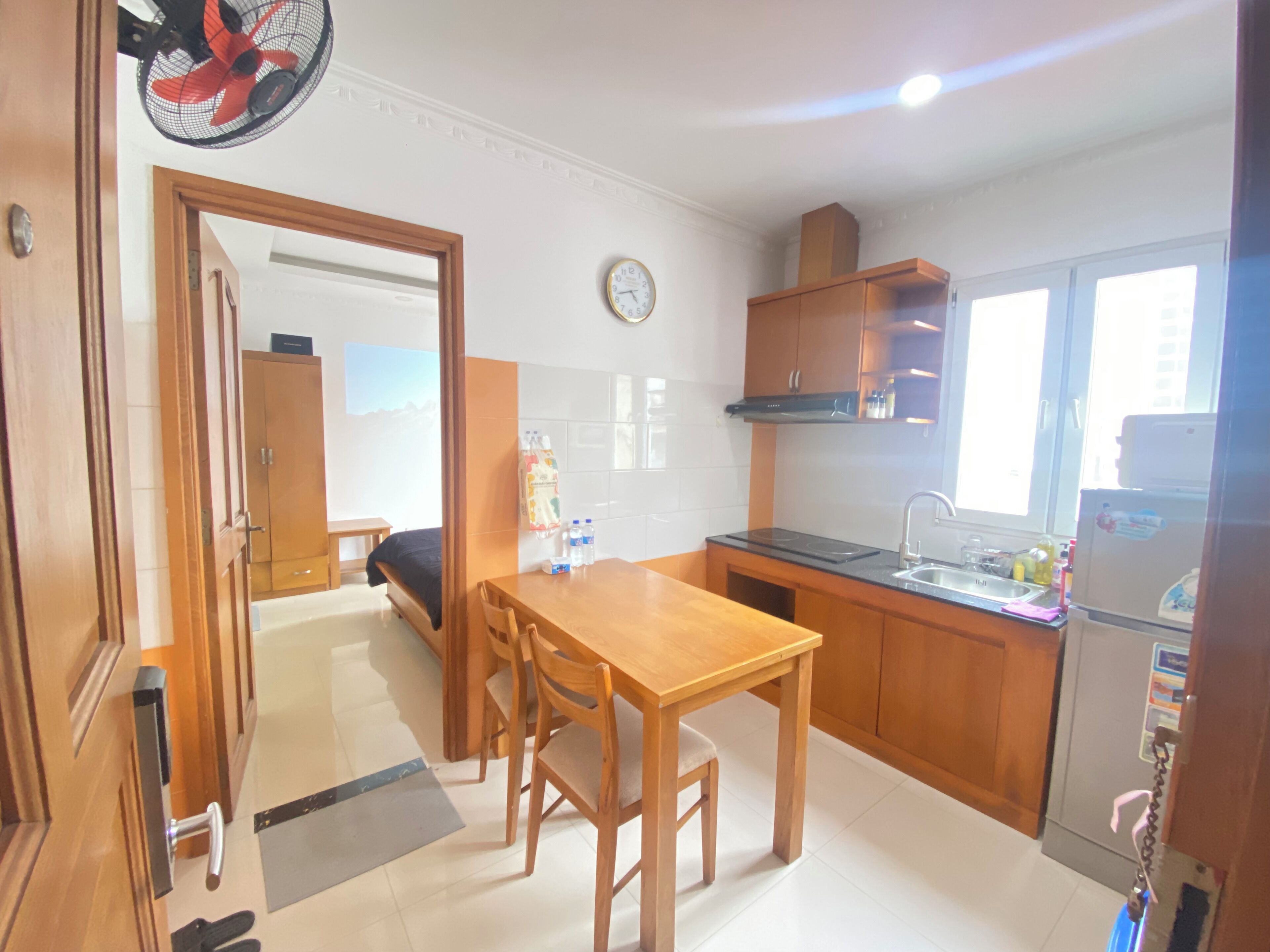 Frigobar, Wi-Fi de cortesia, roupa de cama