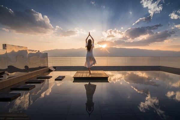 Verdant Whisper Stone Hill Seaview Inn - Dali