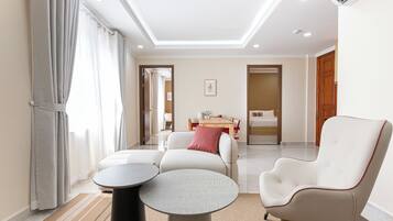 Quarto Duplo Deluxe, 2 quartos | Secretária adequada para computadores portáteis, Wi-fi grátis