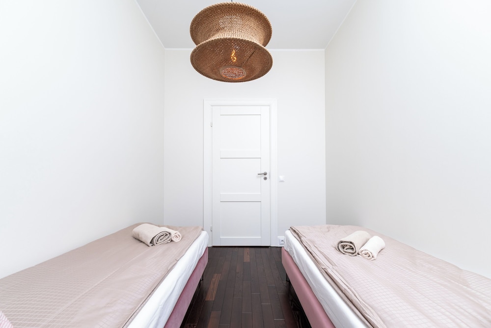 3BR/Private gym/PS5/lux design/100-inch 4k TV - Tallinn | Vrbo