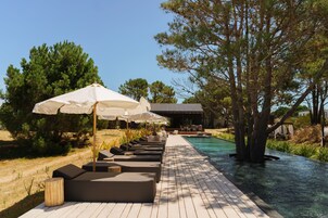 Piscina externa sazonal