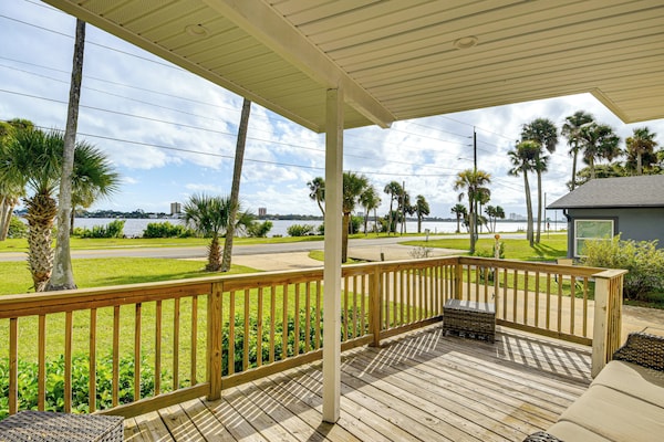 3 Mi To Beach & Boardwalk: Riverfront Daytona Home - Daytona Beach