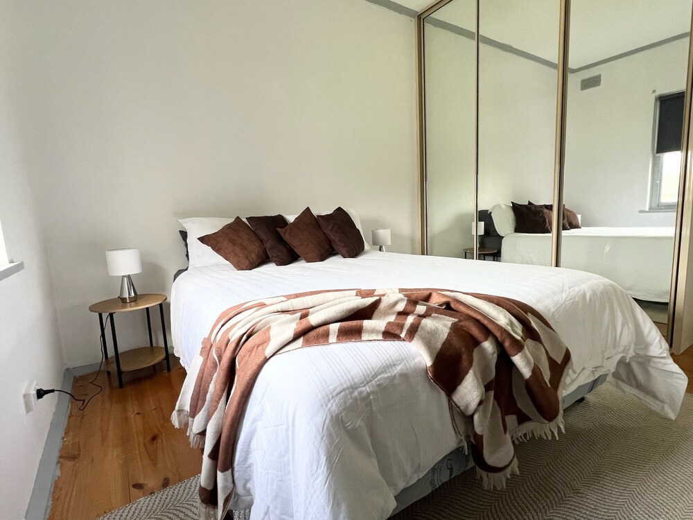 Budget-Friendly 3-Bedroom Stone Home Mt Gambier - Mount Gambier | Vrbo