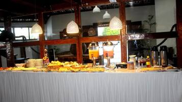 Pequeno-almoço tipo buffet diário incluído