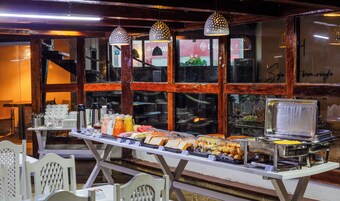 Pequeno-almoço tipo buffet diário incluído