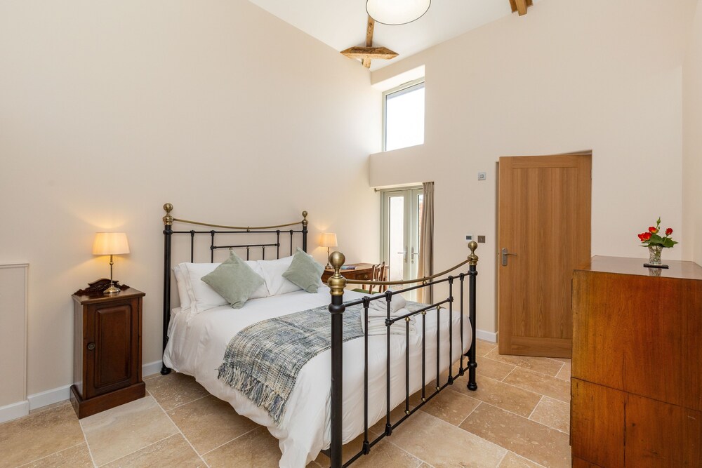 This beautiful Hay Loft conversion makes a luxurious rural holiday home ...