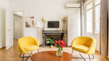 Apartamento | Sala de estar | Smart TV, Netflix, serviços de streaming, escritórios