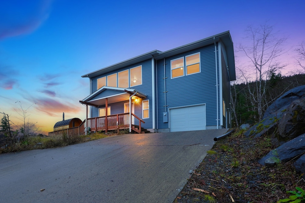 Cozy 3br Alaska Retreat With Private Sauna 3 Bedroom Home - Ketchikan, AK