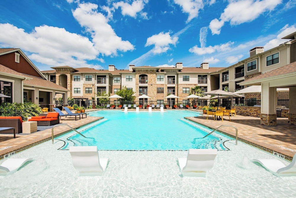 Landing Apartments Houston - Kingsland Blvd - Stafford, TX