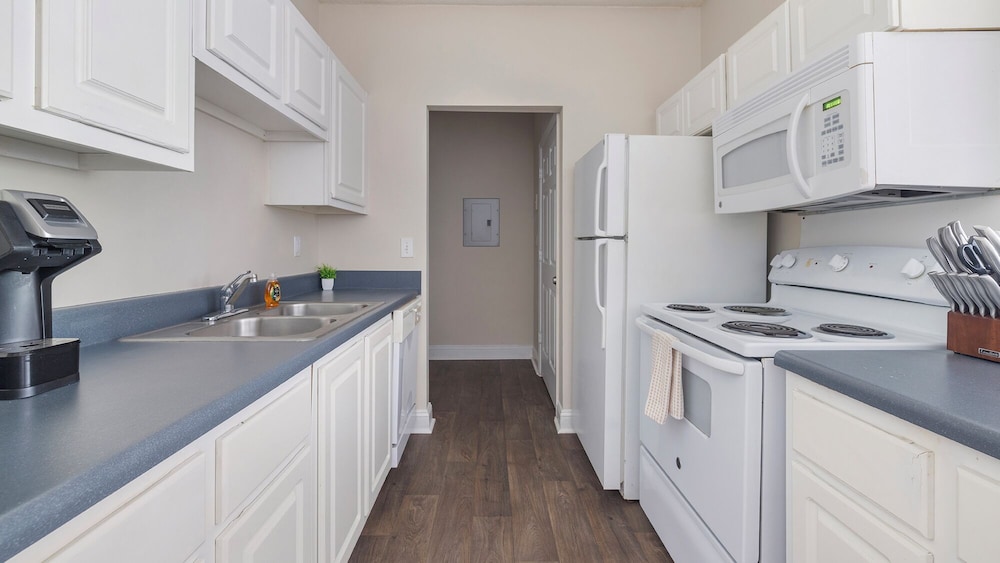 Landing Apartments - Atlanta - McDonough, GA