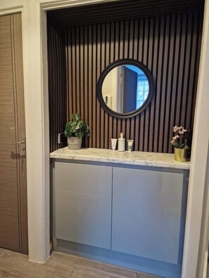 Newly Refurbished 3 Bedroom Flat, Zone 1 Central London Reviews, Deals ...