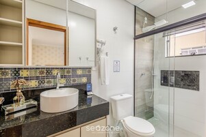 Apartamento básico | Banheiro