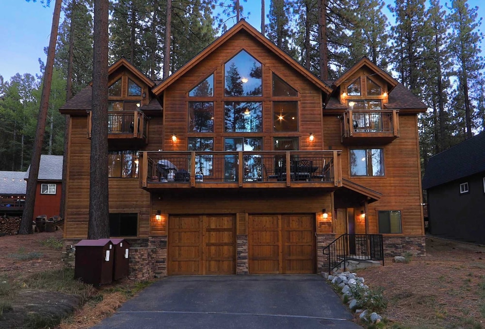 The T-pot Chalet For 12 - South Lake Tahoe, CA