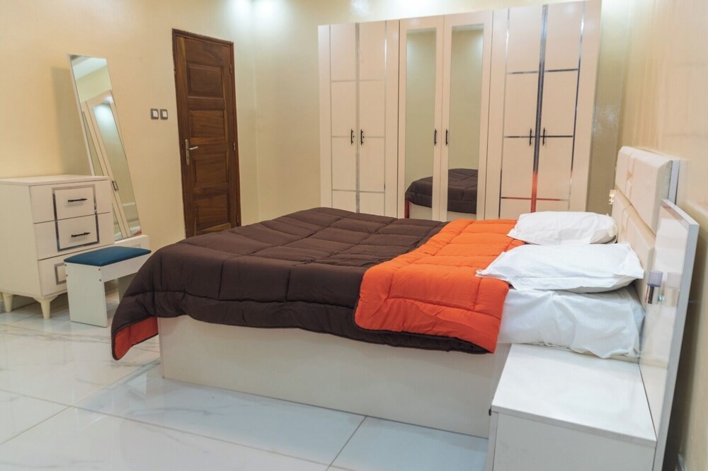 Résidence AdjaRouguy Grand-Mbao - Dakar Region | Vrbo