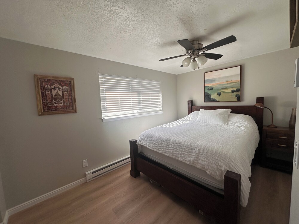 Your National Parks Base Camp! Remodeled 3 Bed home, 2 kings and 1 ...