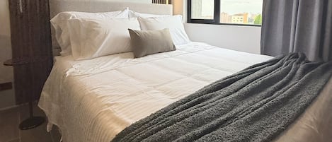 Cofre no quarto, secretária, cortinas/cortinados opacos, Wi-fi grátis