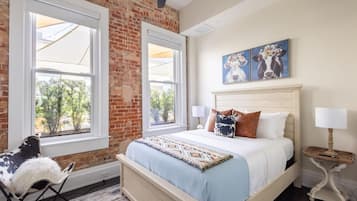 Condo com design assinado, 2 quartos, cozinha, vista para o pátio | Vista para o pátio