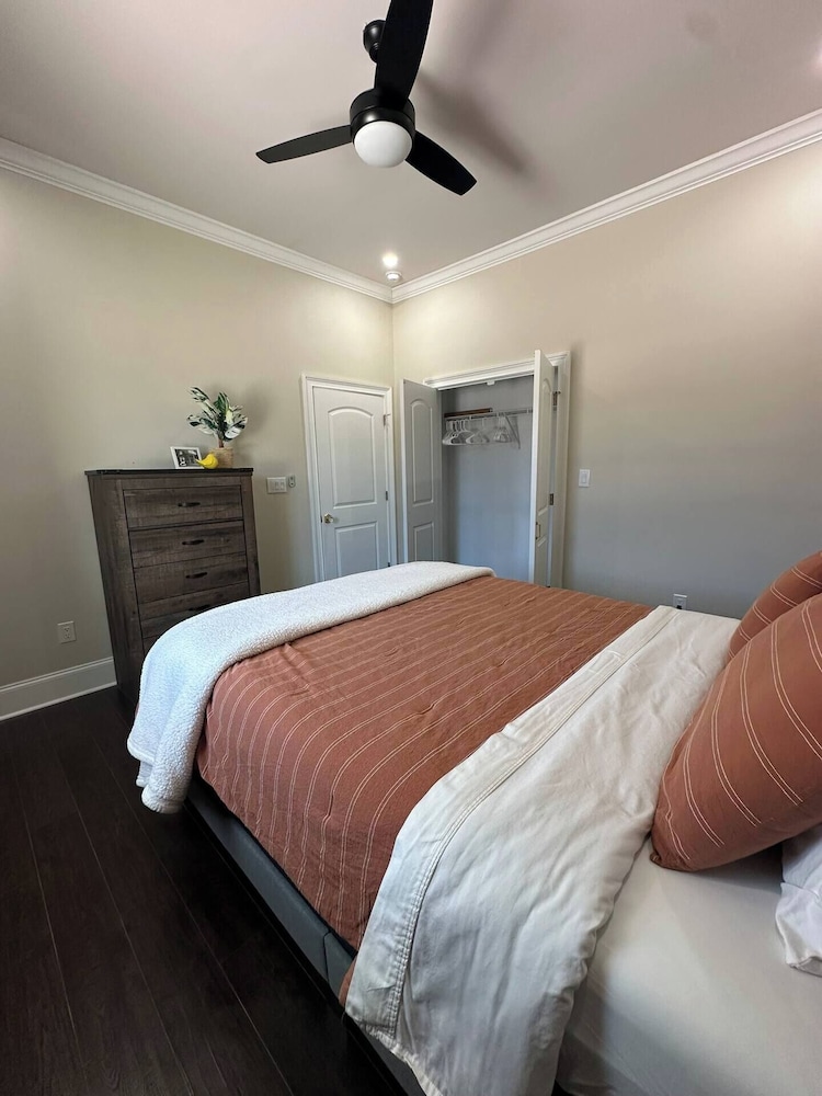 Iuka Historic Downtown King Loft C - Iuka | Vrbo