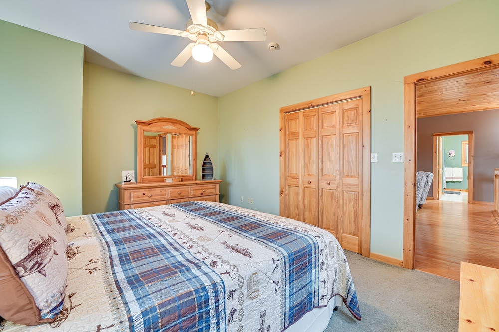 Secluded Adirondack Cabin ~ 5 Mi to Sacandaga Lake - Fulton County | Stayz