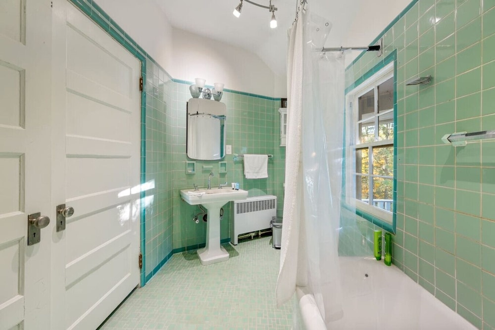 New 5 Trinity Pl Cornwall Ny 12518 - Newburgh, NY