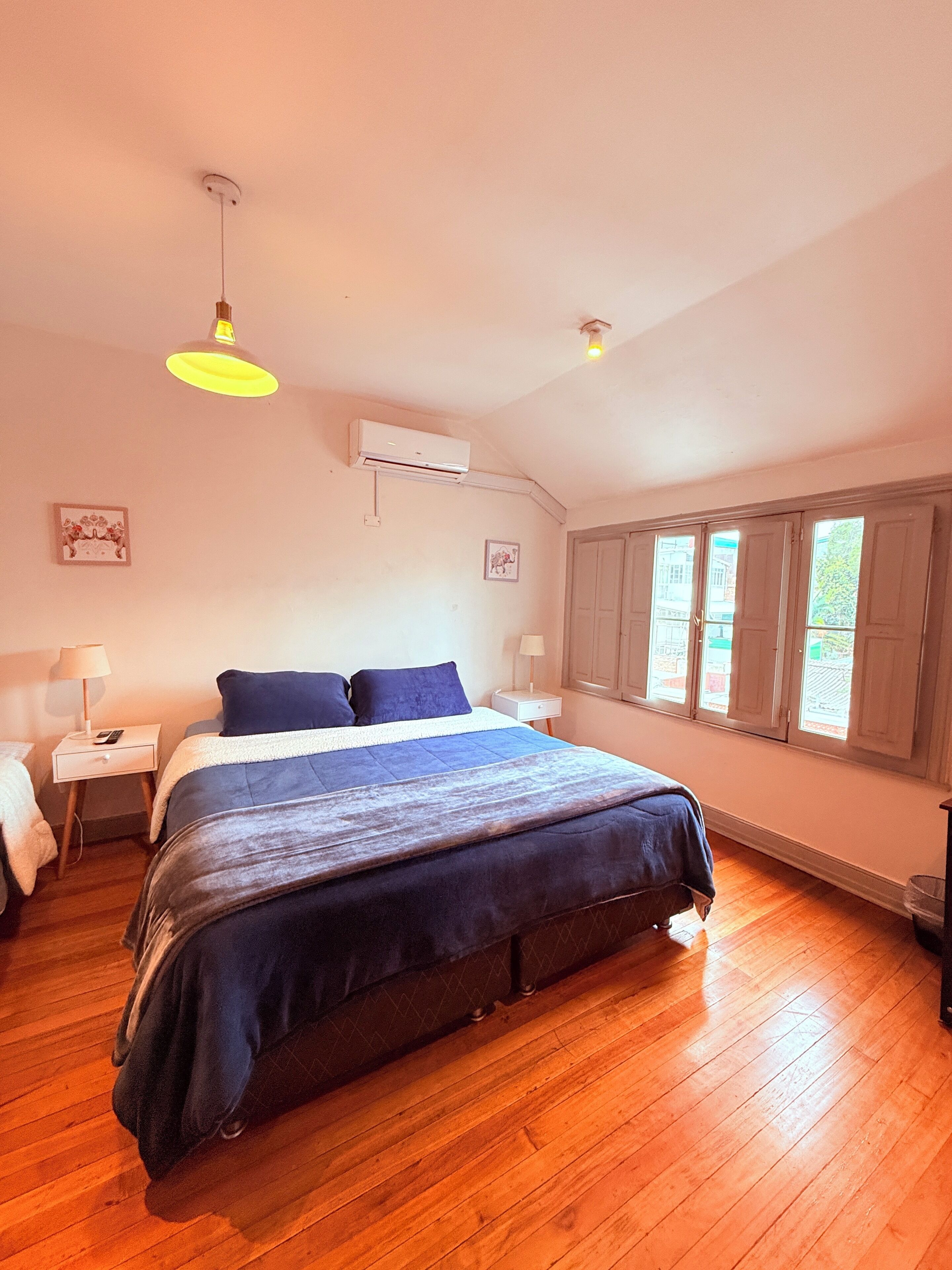 Quarto Triplo Comfort, casa de banho privativa | Ferro/tábua de engomar, Wi-fi grátis 