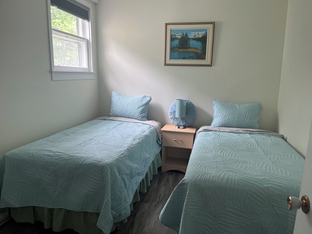 Soothing cottage with AC in Head Of Saint Margarets Bay. Ocean view ...