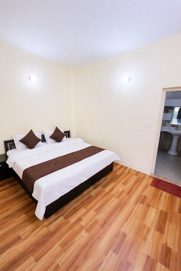 Hotel Jagati Niwas Near Mall Road - Nainital