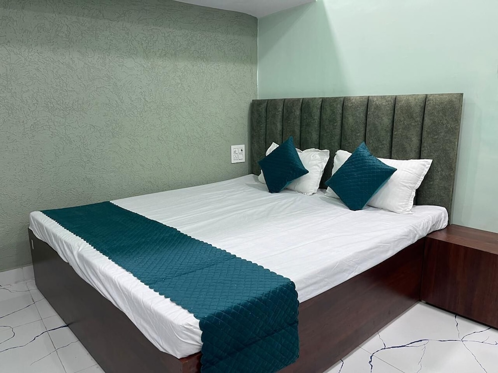 Hotel S.s.a - Orchha