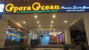 Área de estar no saguão