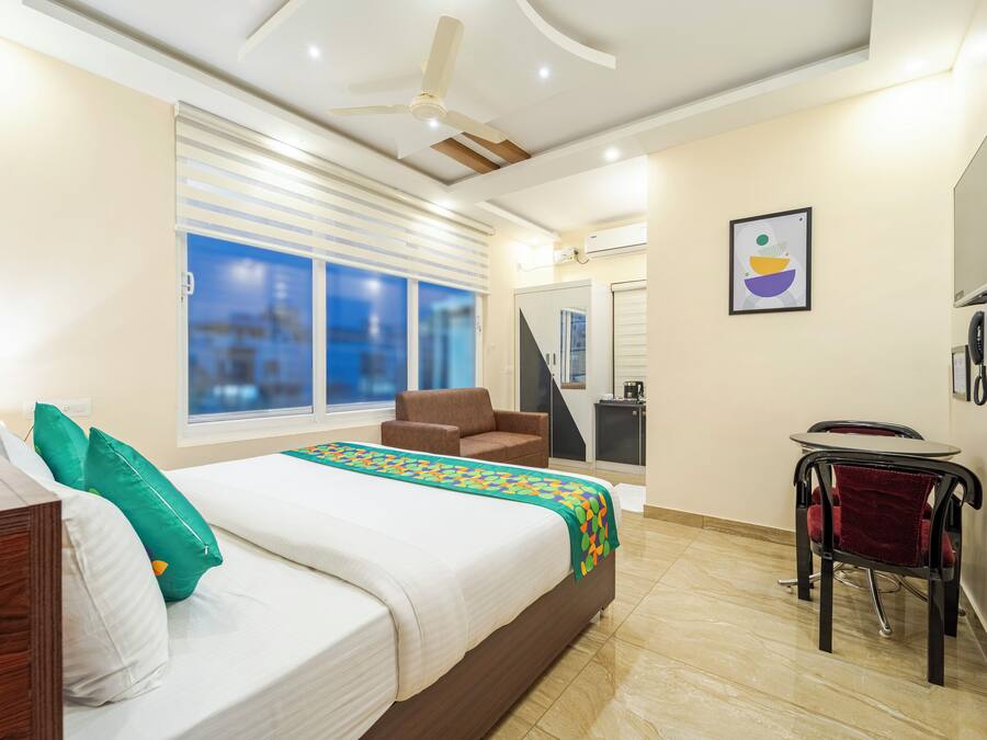 Quarto Duplo Deluxe | Secretária, ferro/tábua de engomar