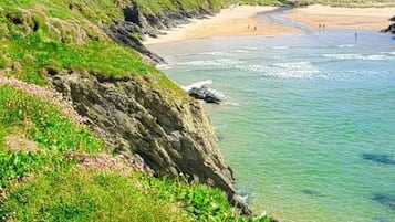 Casa, 4 quartos, varanda, vista para o jardim | Praia