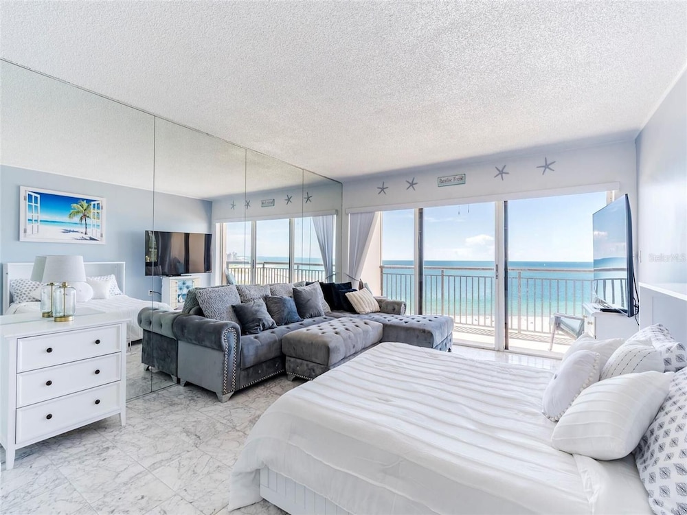 Harbour Light Towers 1605 Beachfront on 16th Floor - Clearwater Beach ...