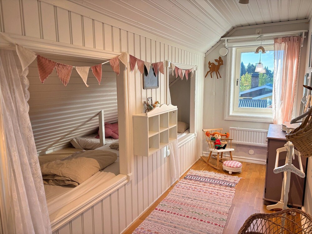 Hus Bubbarsbo - Family vacation home by the lake with garden & canoe in ...