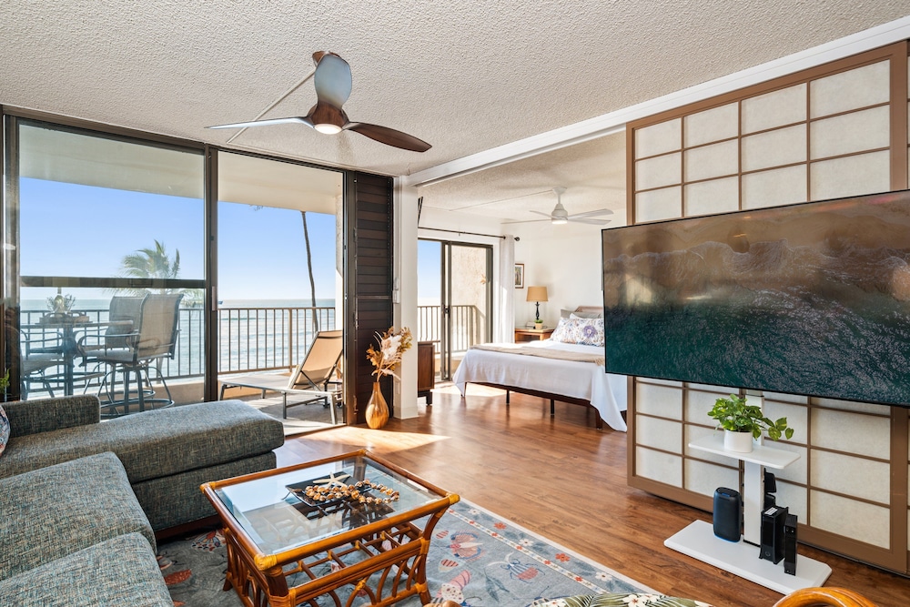 Lauloa 303 Oceanfront 2BD Condo w Lanai Views of Maalaea Bay & Molokini ...