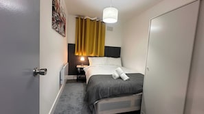 2 quartos, ferros/tábuas de passar roupa, Wi-Fi de cortesia