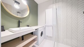 Apartamento (43) | Casa de banho | Um polibã, toalhas fornecidas 