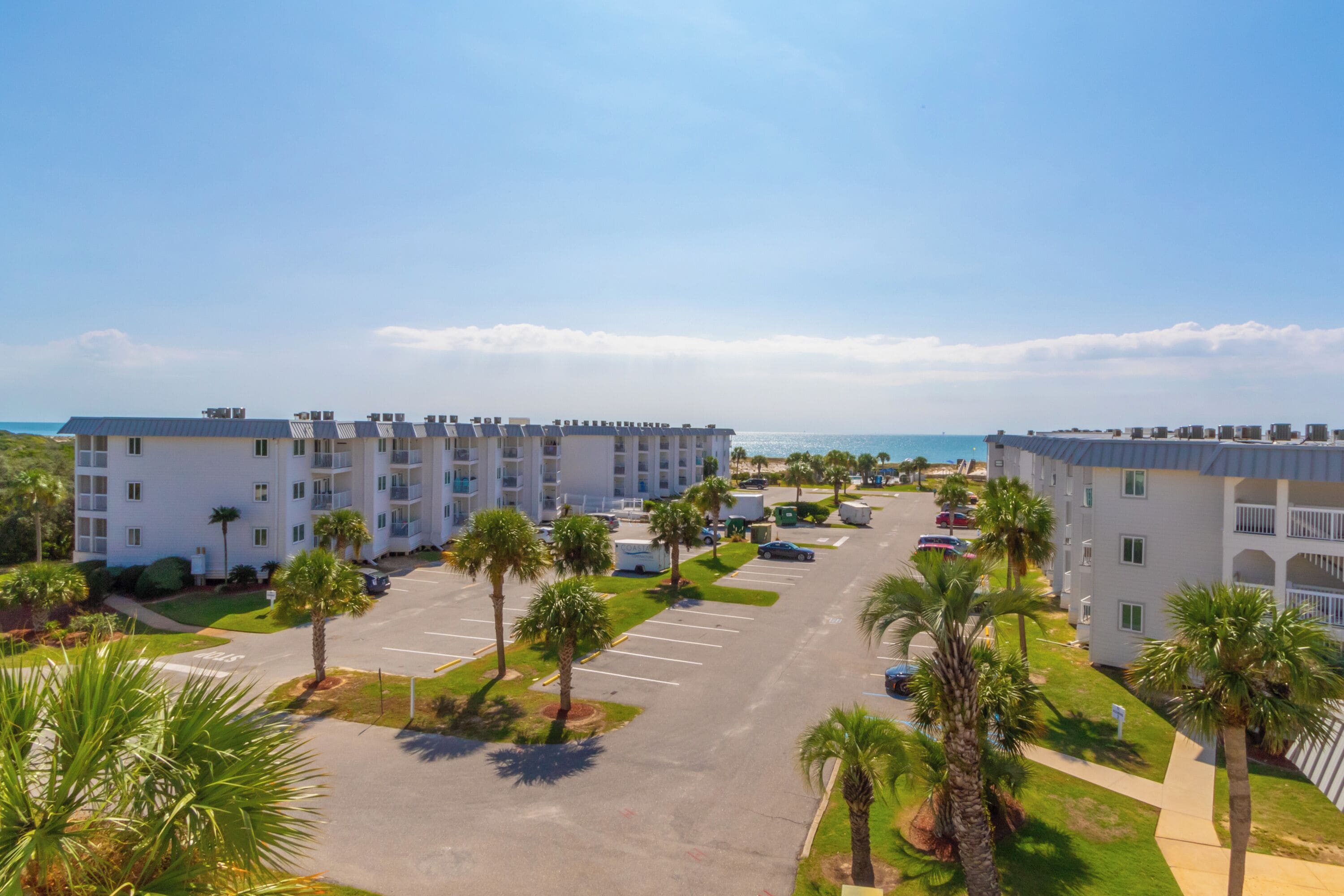 Apartamento Signature em Condomínio Fechado, 2 quartos, cozinha, vista para a praia | Vista do quarto