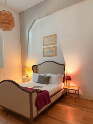 Stylish Apartment Near Timeout Market, Lisbon District: 2025 Info ...