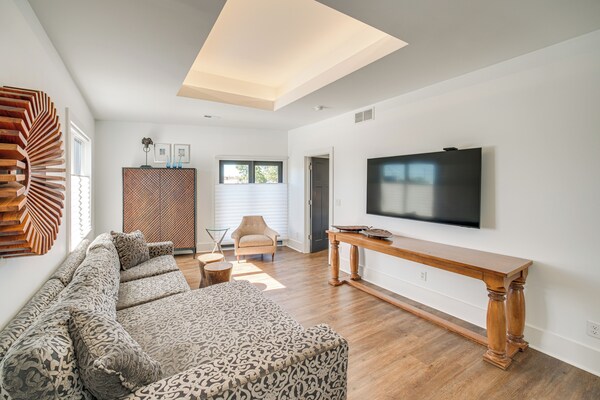 7 Mi To Dtwn & Lake Erie: Sleek Cleveland Apt! - Berea, OH