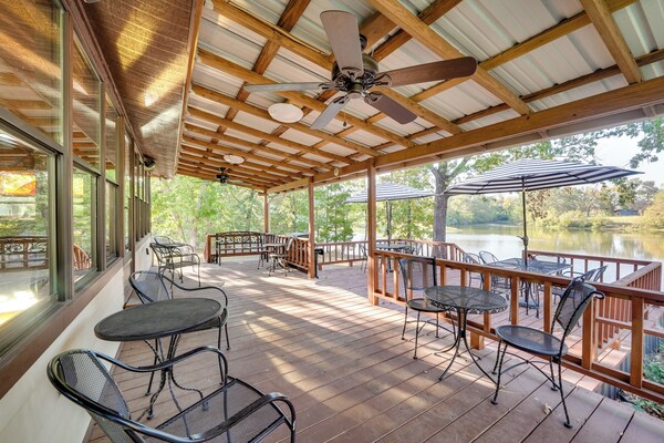 Waterfront Texarkana Cabin: Tranquil Acreage - Texarkana, AR