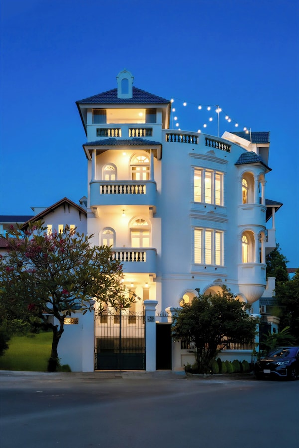 Lux White Villa 9 Bedrooms - Hô Chi Minh-Ville