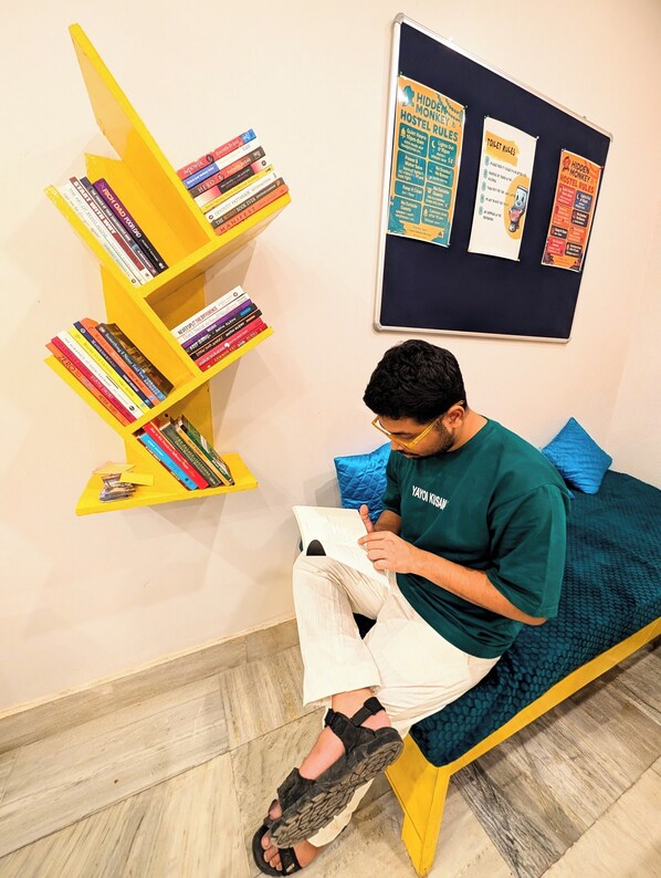 Hidden Monkey Hostel Chet Singh Ghat, Varanasi: Hotel Reviews, Rooms ...