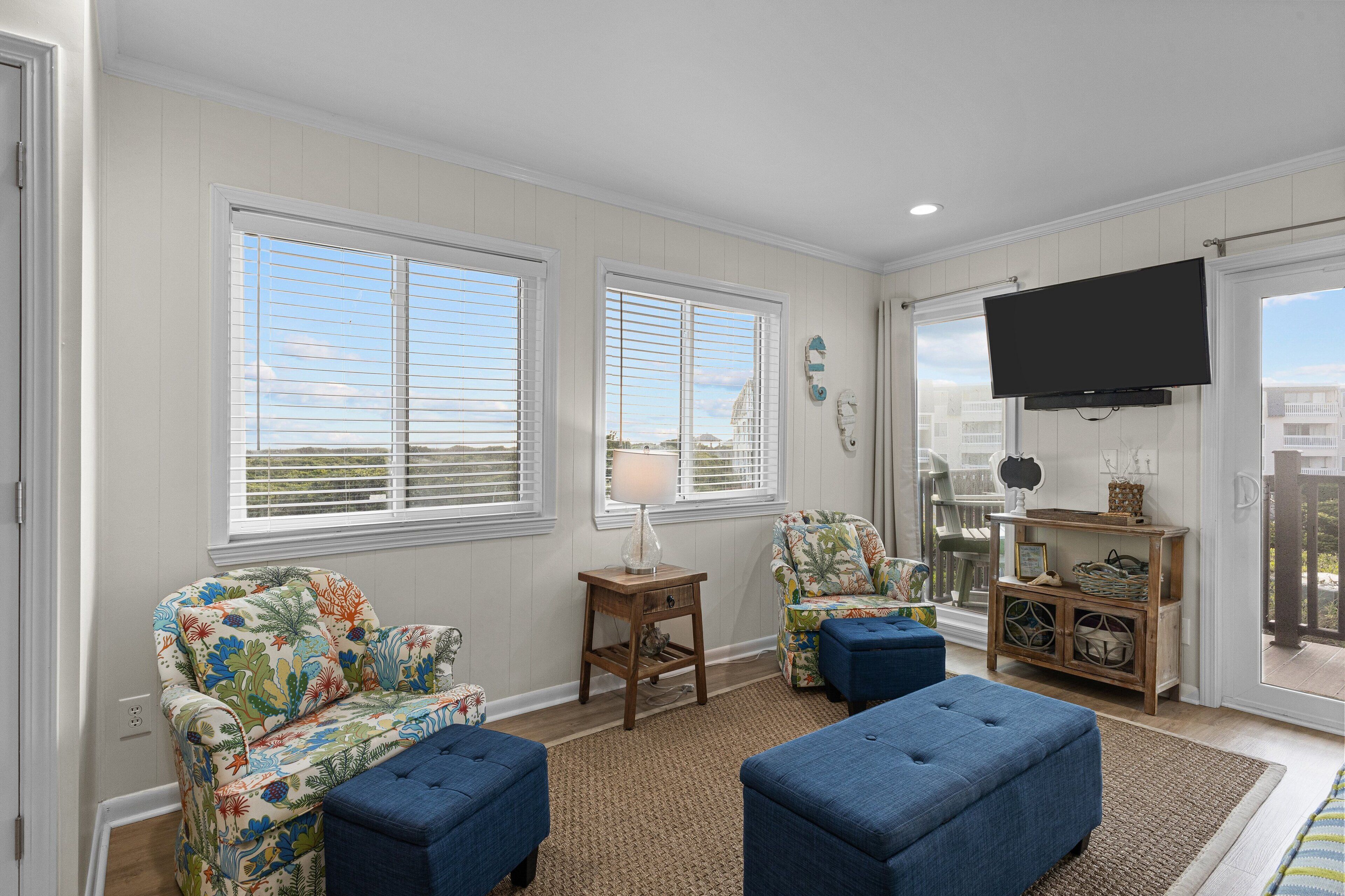 Beautifully Remodeled Oceanfront Condo With Lovely Views, Pool Access & W/d - Harkers Island, NC