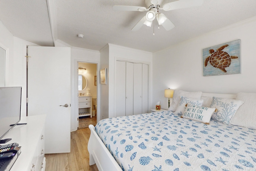 Community Amenities, Fully Equipped Kitchen, Entertainment Options - Morehead City, NC