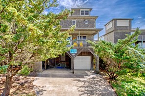 Dog-friendly house short walk from beach with pool table & WiFi Reviews ...