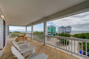 Easy 'n Breezy: Sound access/views, private pool, hot tub Reviews ...