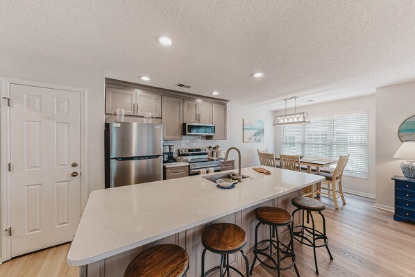 Coastal resort condo with on-site pools, hot tub, game room, & golf ...