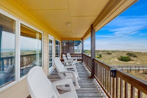 Oceanfront, two-level duplex with sundeck, washer/dryer, & central AC ...