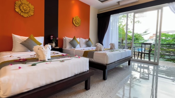 Family Deluxe With Balcony Pool View - Free Bus Station Pick Up | Vista do quarto